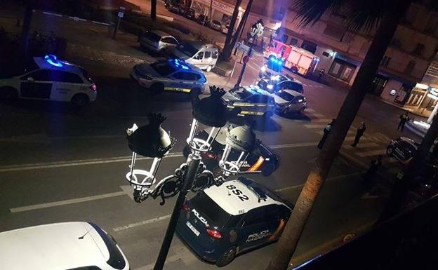 Nueve Policías Heridos Y Siete Coches Patrulla Dañados En Una